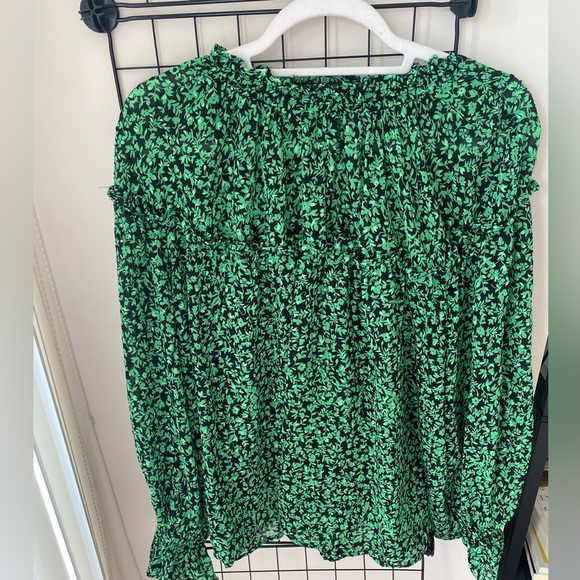 Who What Wear | Tops | Green Ruffled Blouse | Poshmark